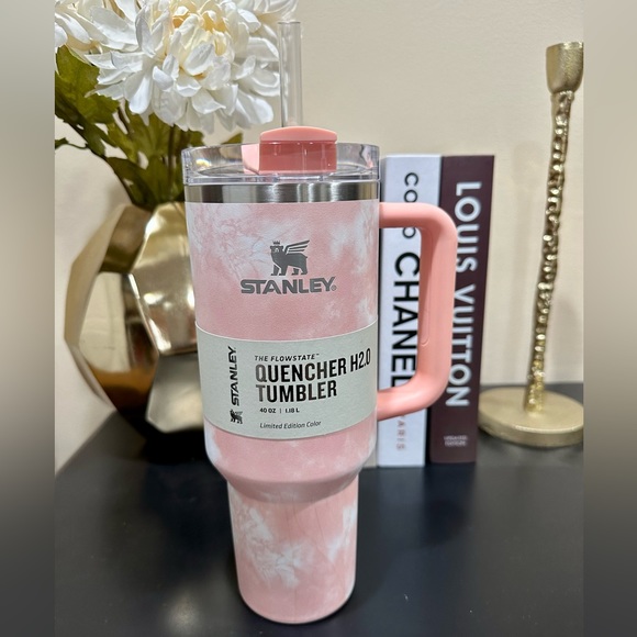 Stanley | Dining | Nwt Stanley Quencher H2 Flowstate Tumbler 40oz Peach ...